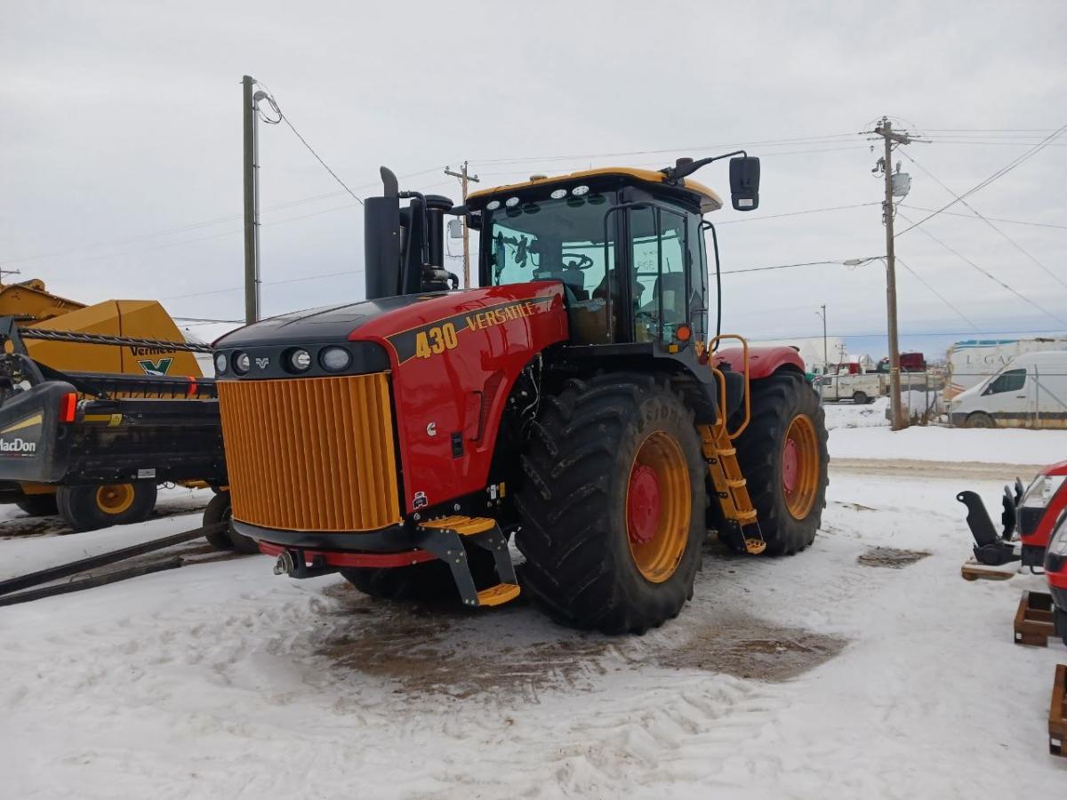 Used Versatile 430 for sale in Alberta