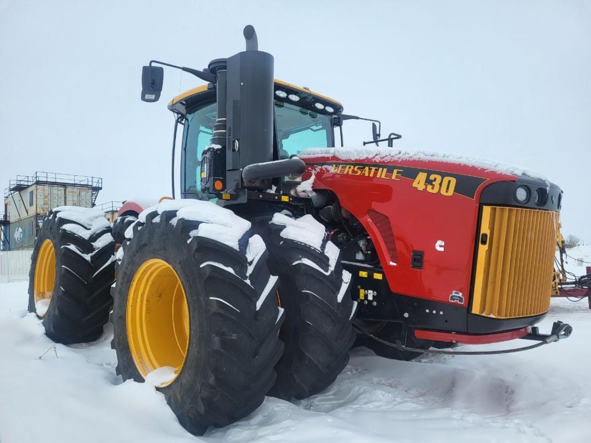 Used Versatile 430 for sale in Alberta