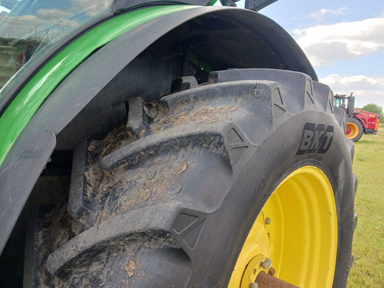 Used John Deer 6170R for sale in Alberta