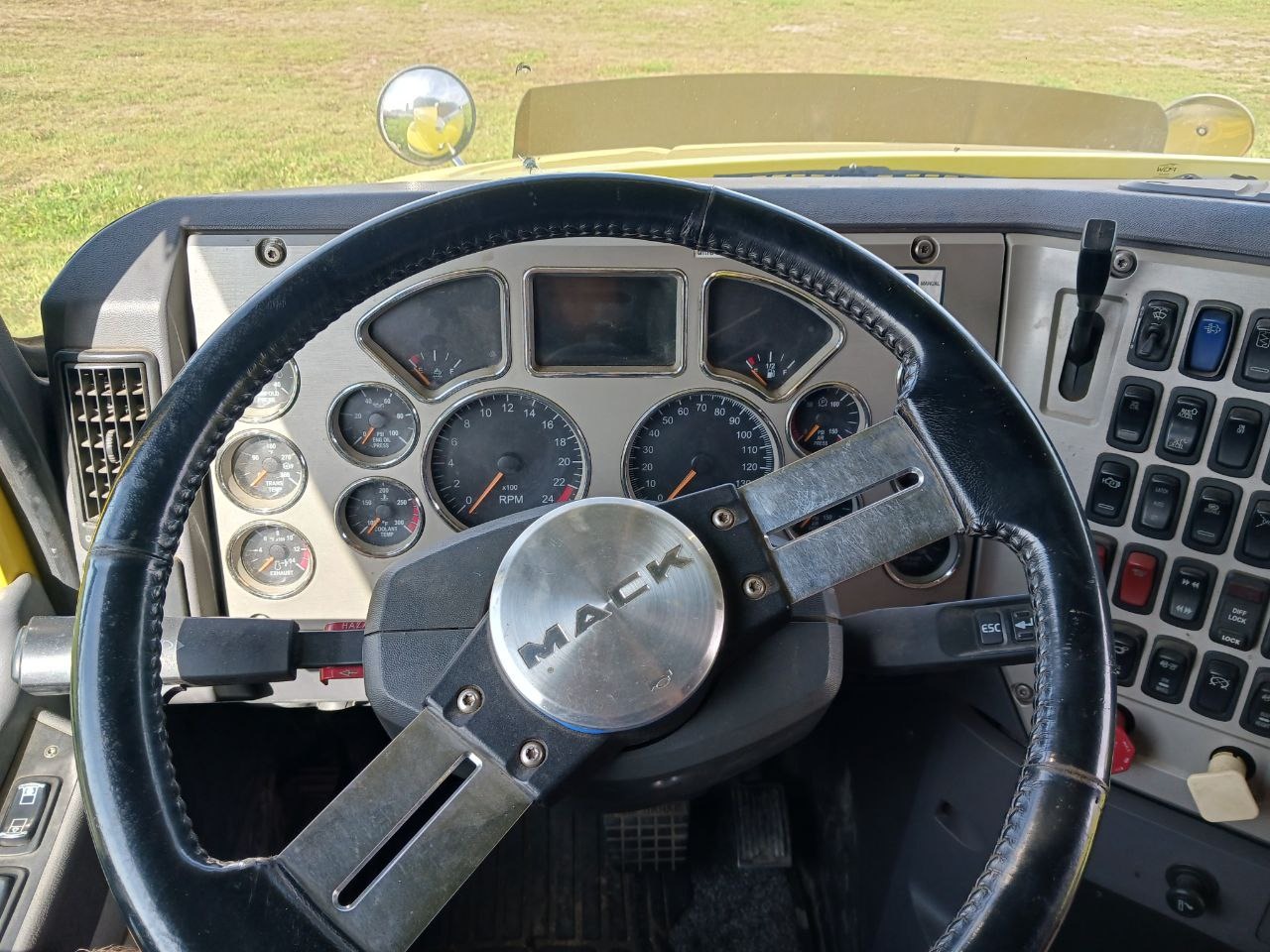 Used Mack CXU for sale in Alberta| KNM Sales and Service