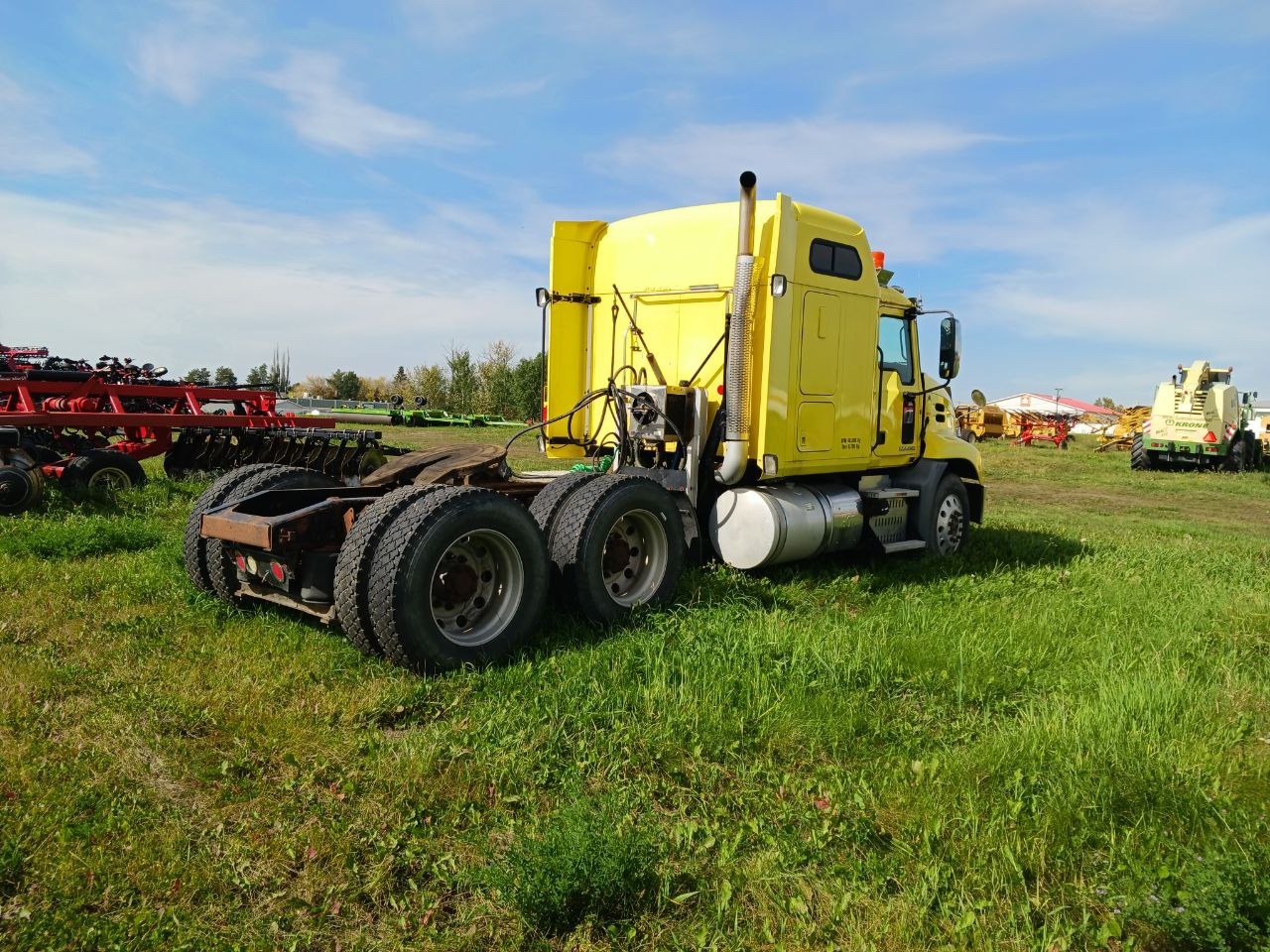 Used Mack CXU for sale in Alberta| KNM Sales and Service
