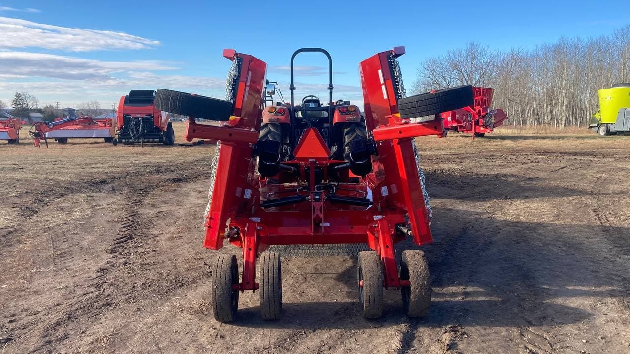New Farm King Y1531-6 flex-wing for sale in Alberta