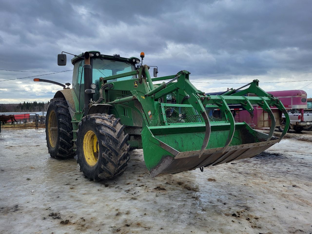 Used John Deer 6170R for sale in Alberta